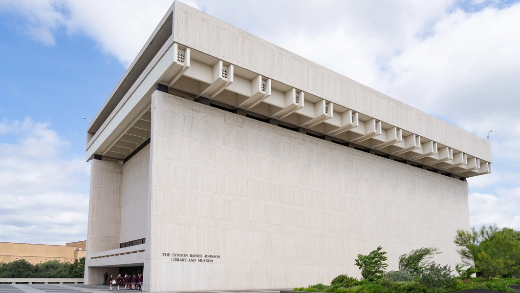 14 presidential libraries showcasing US history