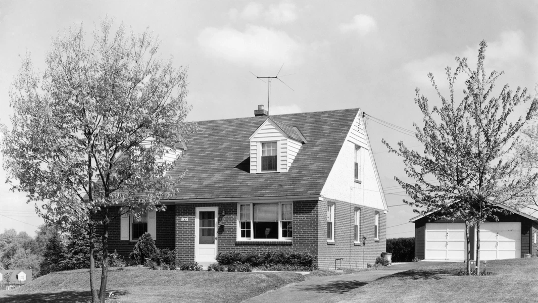 Life and design in 1950s suburban America
