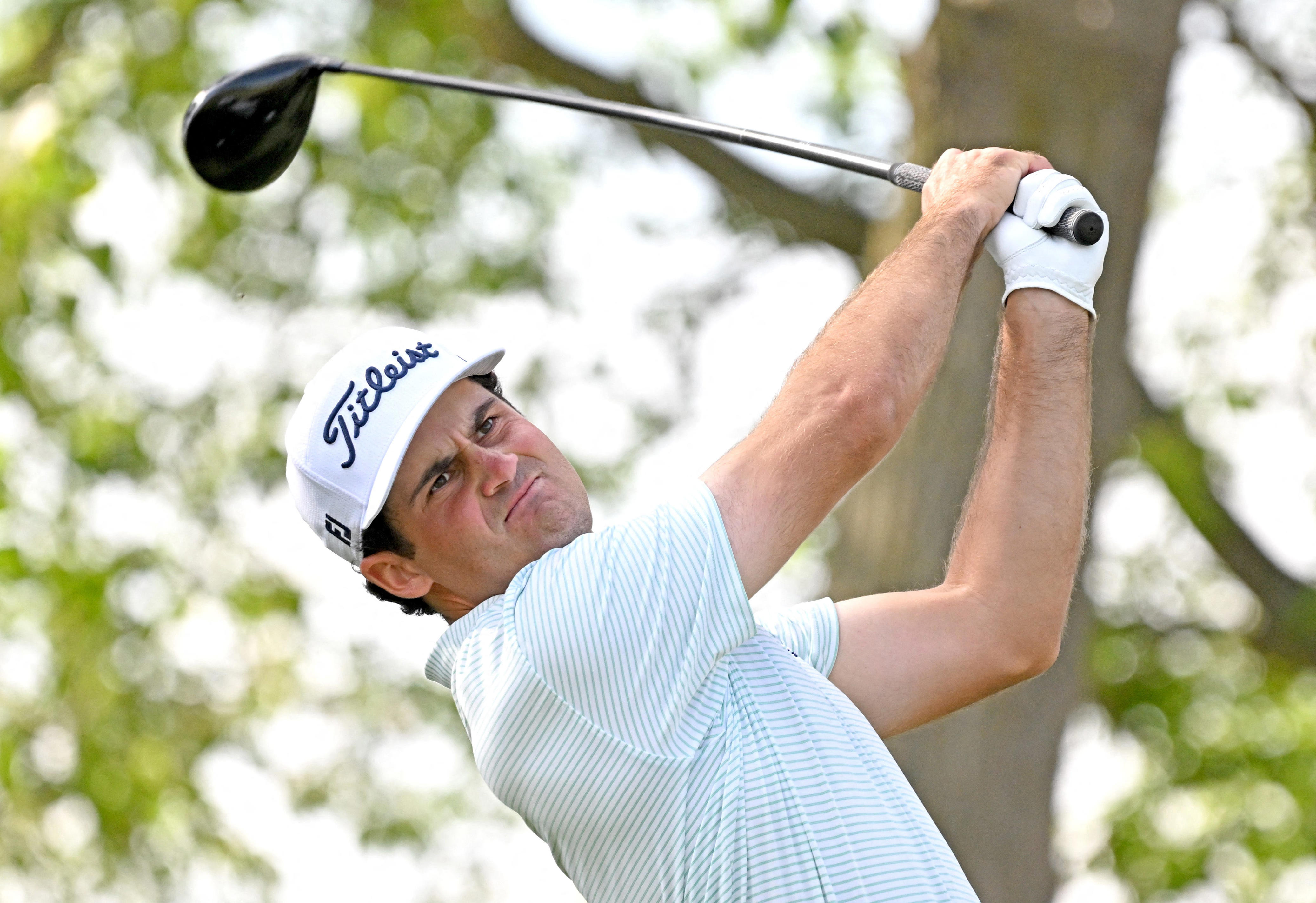 Golf roundup: South Koreans take 1-stroke lead in Michigan team event
