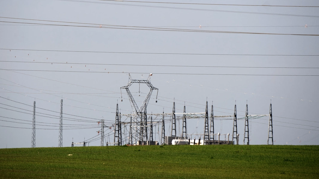 Why power lines have bright marker balls