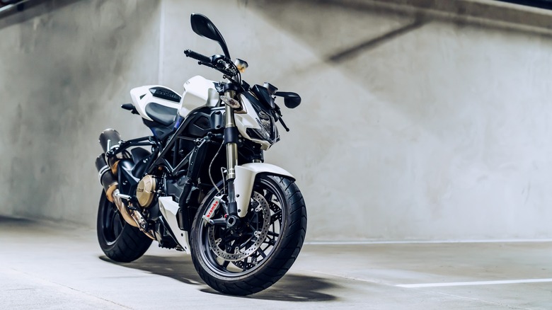 5 tips & tricks to keep your motorcycle looking brand new