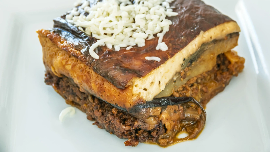 15 traditional Greek dishes and desserts