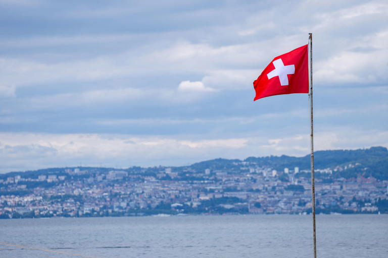 Switzerland votes in referendum to set maximum population of 10 million ...