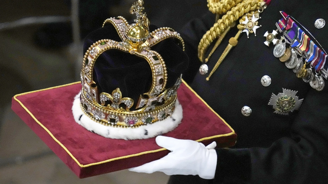 13 royal crowns lost, stolen, or preserved