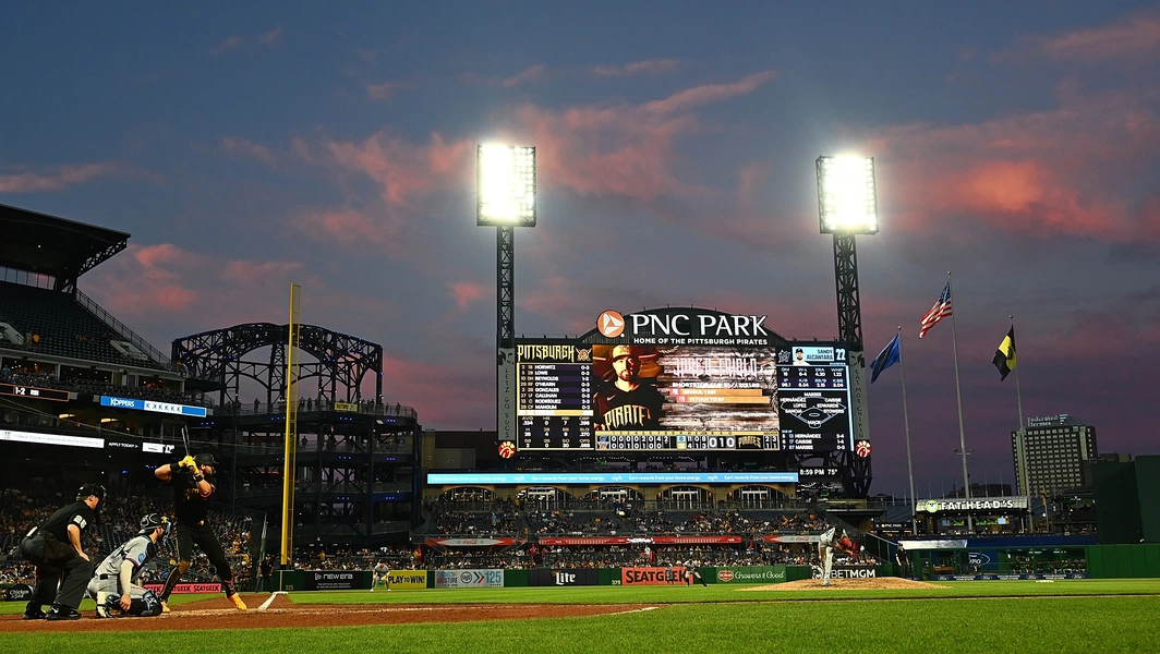 Pirates edge Marlins 3-2 to snap six-game streak