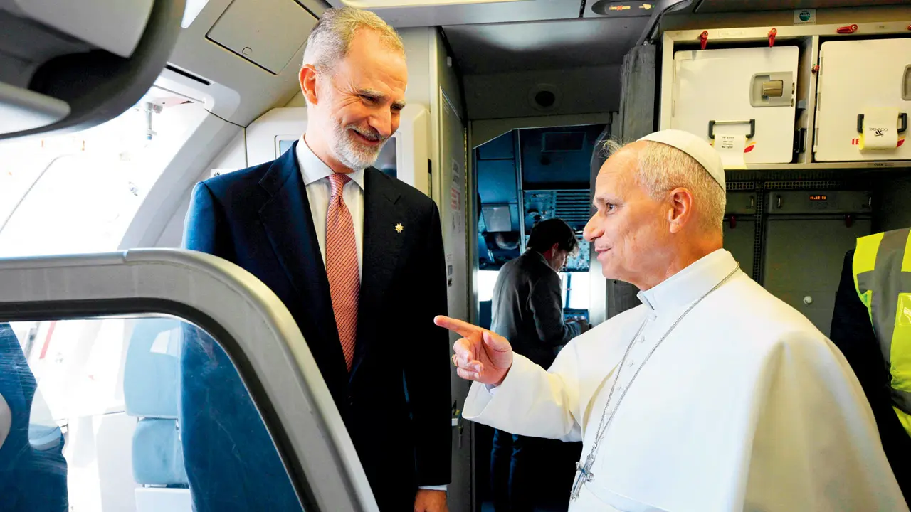 Pope Leo XIV flies home on Spanish king’s private jet after plane trouble