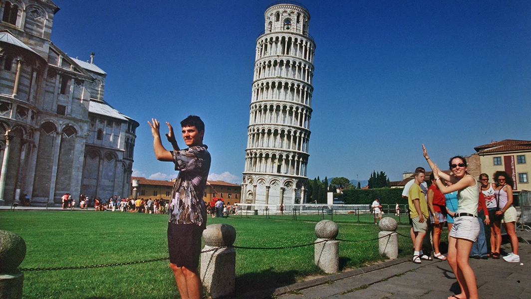 9 striking optical illusions captured in photos