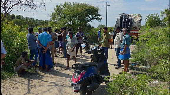 Avinashi villagers thwart bid to dump 7 tonnes of plastic waste from Kerala
