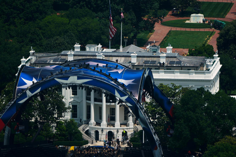Judge rules Trump can stage UFC fights on White House lawn