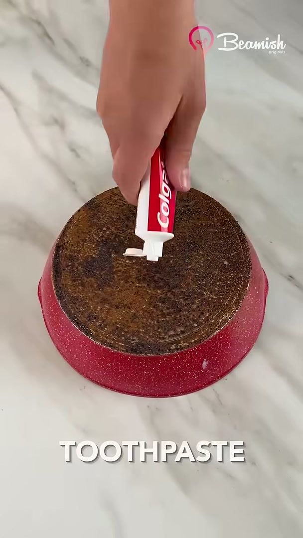 Amazing pan cleaning trick #easy #pan #cleaningtrick