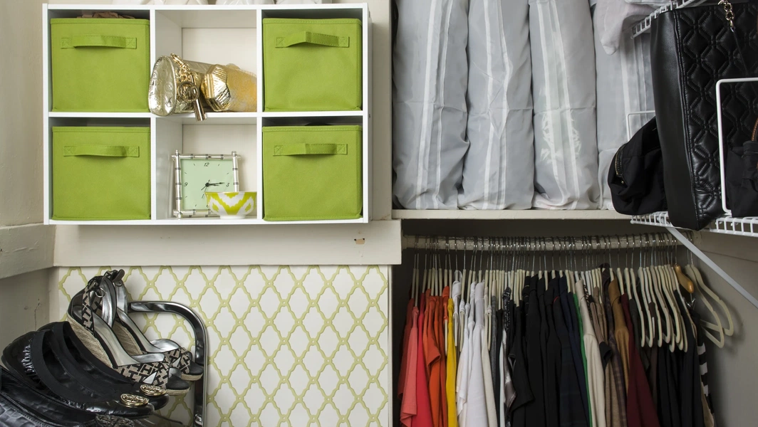 6 space-saving closet organization hacks