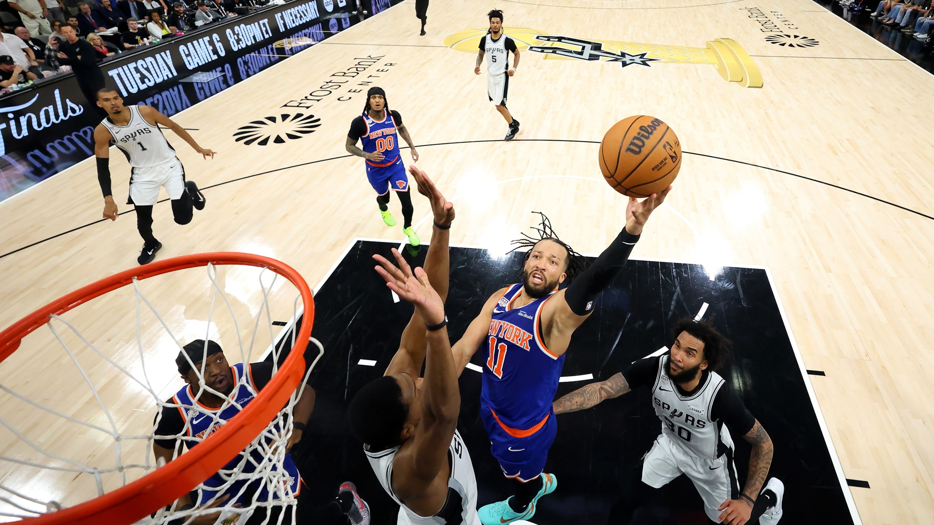 Knicks beat Spurs to win 1st NBA championship in more than 50 years