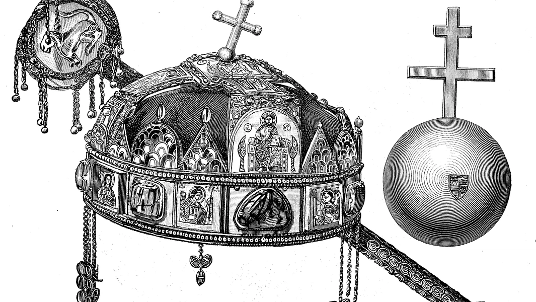 13 royal crowns lost, stolen, or preserved