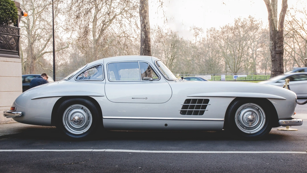 9 iconic cars powered by legendary inline-six engines