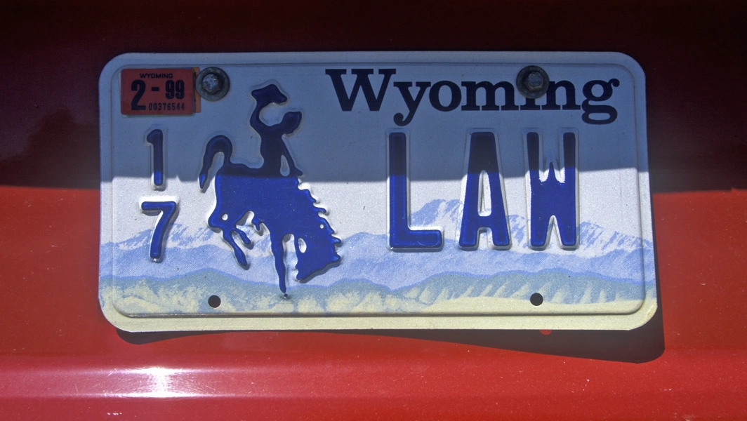 15 striking state license plate designs