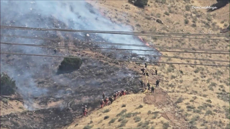 Fast-moving wildfire prompts evacuation orders near Palmdale
