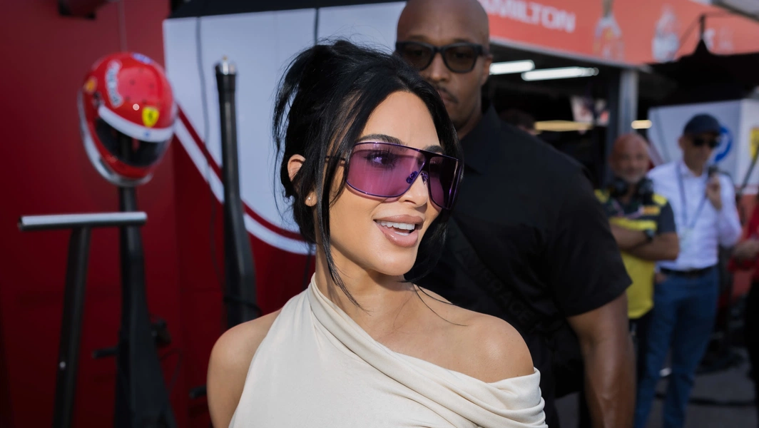 Psychic predicts discreet wedding and possible baby for Kim and Lewis