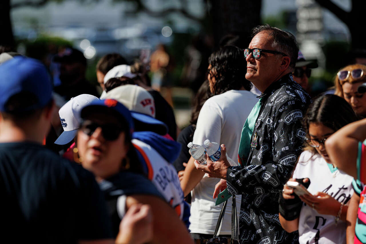 Spurs fans keep faith, hope for Game 5 win at Frost Bank Center
