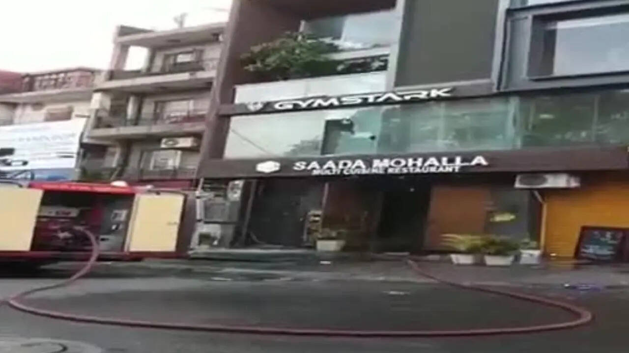 Fire engulfs South Delhi restaurant near Kalkaji flyover, elderly woman ...