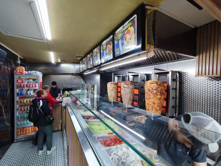 'Absurd!' More than 150 kebab shops given Home Office licenses to hire ...