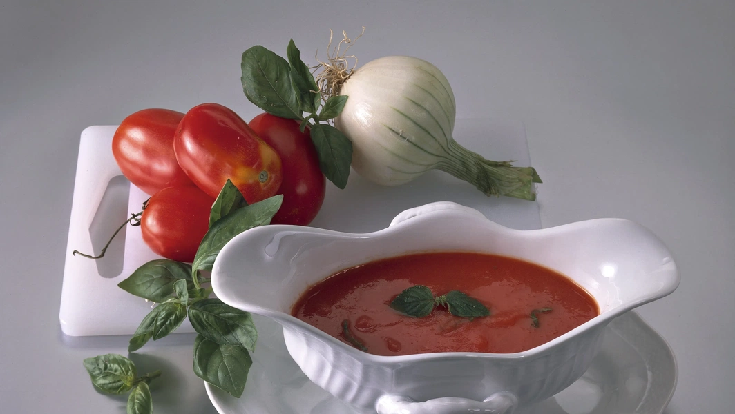 Mastering authentic Italian tomato sauce