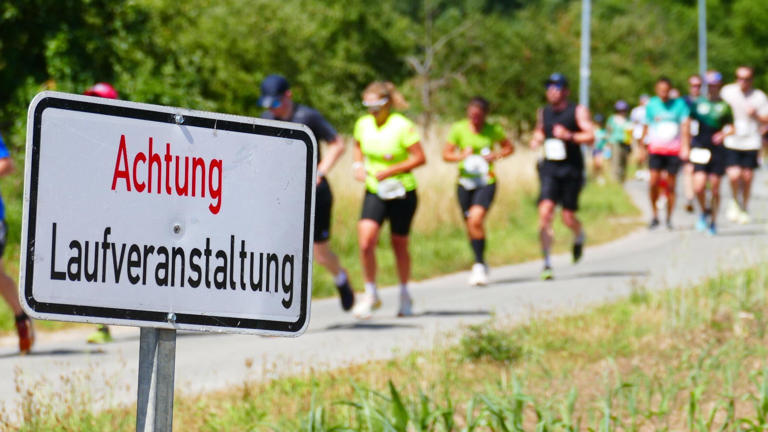 Marathon-Event in Nürnberg: 7000 Läufer bremsen Autos, Busse und ...