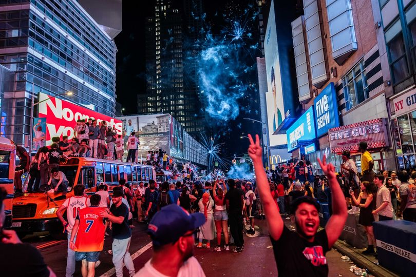 Unruly Knicks fans trash yellow bus as celebrations threaten to turn toxic