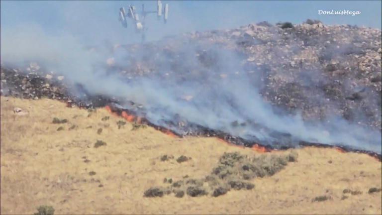 Fast-moving wildfire prompts evacuation orders near Palmdale