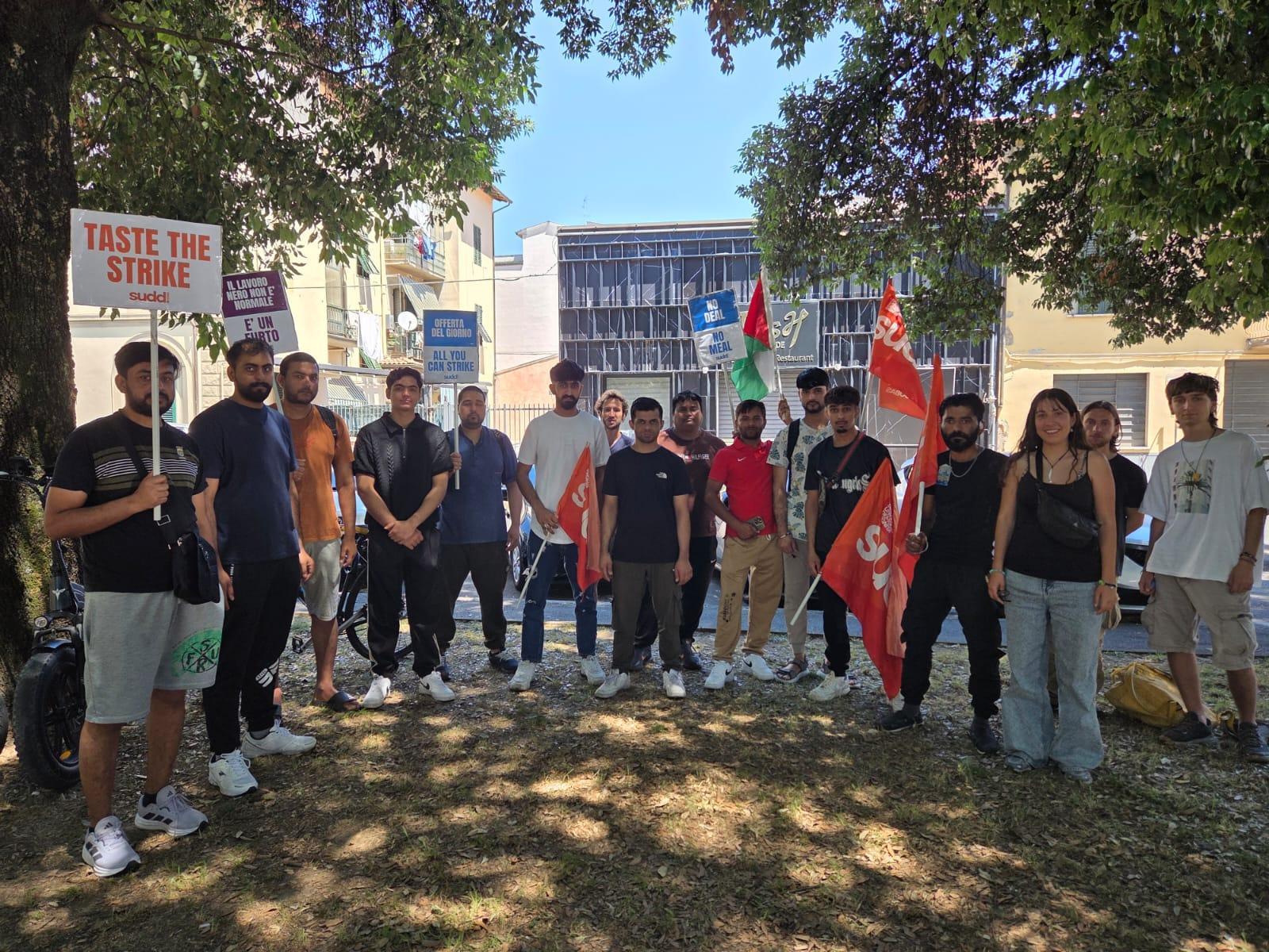 Fish Nude, cresce protesta: "Vogliono farci dimettere"