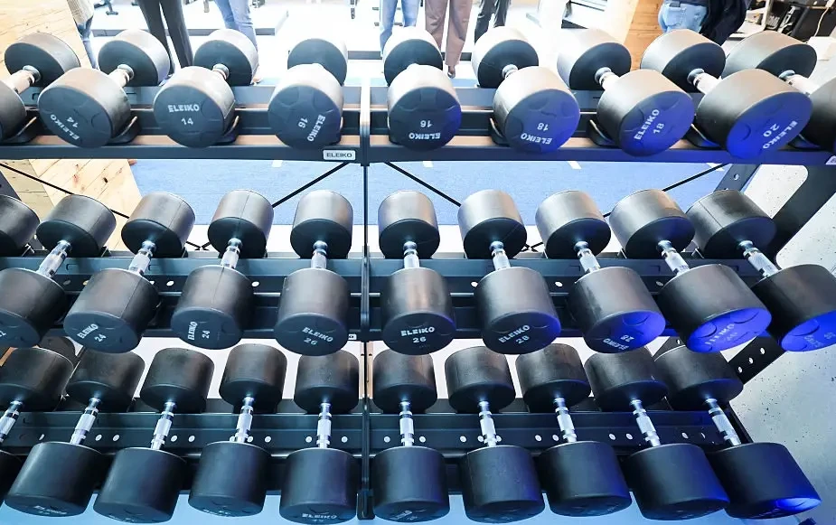 Build strength anywhere with smart dumbbell training