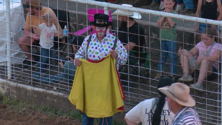 93-year-old rodeo clown still entertaining crowds, inspiring family ...
