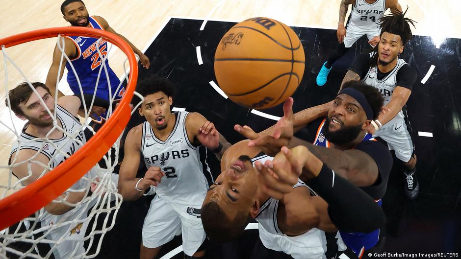 Los Knicks baten récord de camisetas vendidas tras su primer título en ...