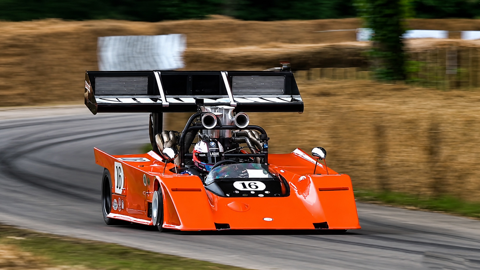 Questa Chevrolet MK1 Shadow personalizzata attira l'attenzione in pista