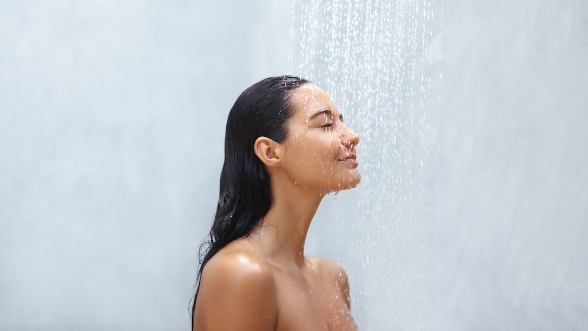 Se laver uniquement à l'eau : la tendance « no soap » est-elle saine ...