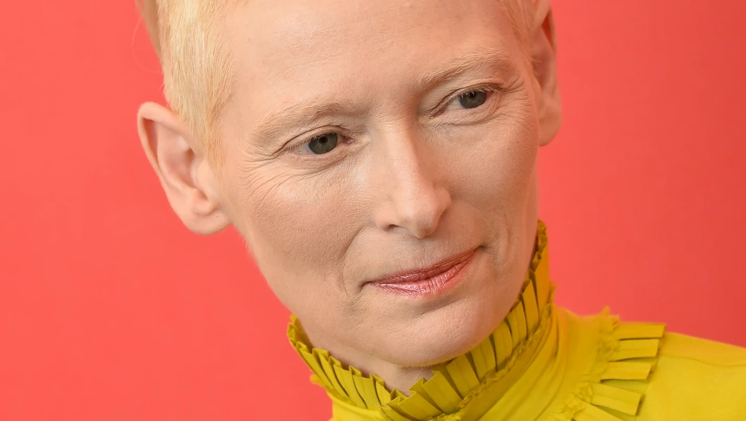 14 celebrities who embrace their distinctive features