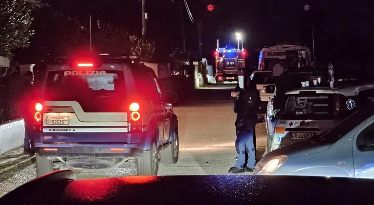 Latina, uomo si barrica dentro casa a Borgo San Michele minacciando di ...