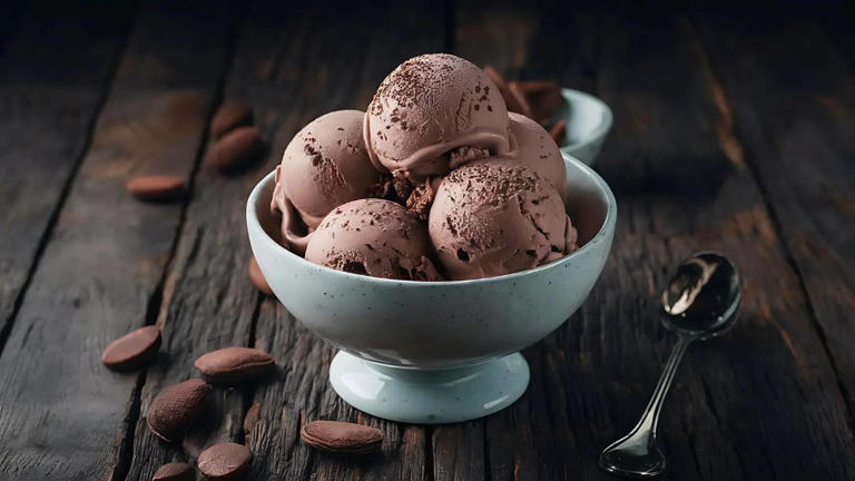 Make delicious chocolate chip ice cream at home in simple steps