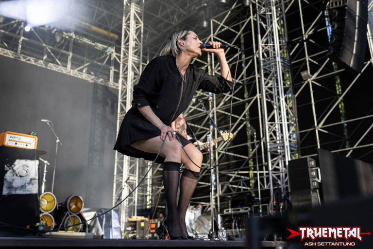Photo report: A Perfect Circle + Jehnny Beth + AA Williams @ Ferrara ...
