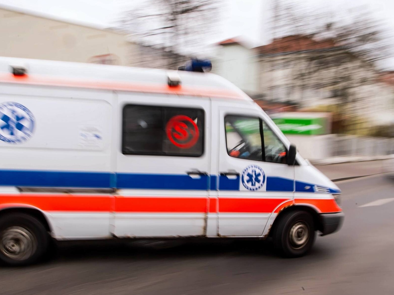Pacjent zdemolował SOR w Szczecinie. Zaatakował ratownika i zniszczył ...