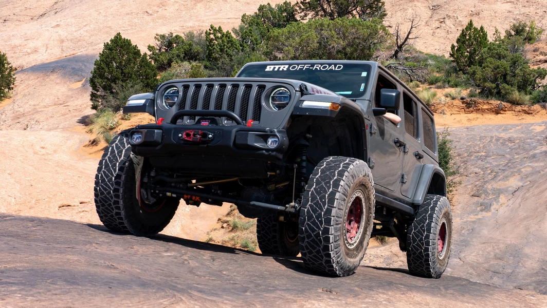 Engineering and techniques behind Jeep climbing power
