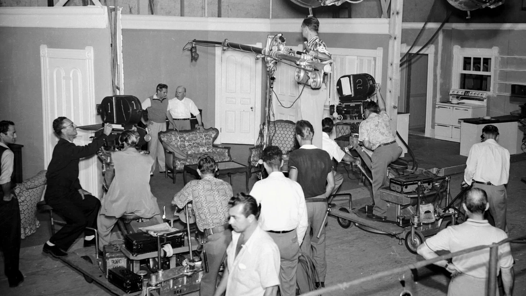16 behind-the-scenes facts from classic sitcoms