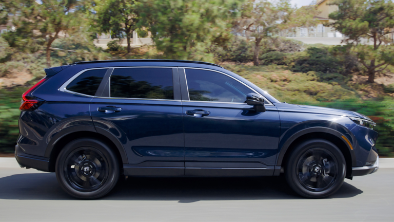 The hybrid SUV that balances efficiency and comfort best