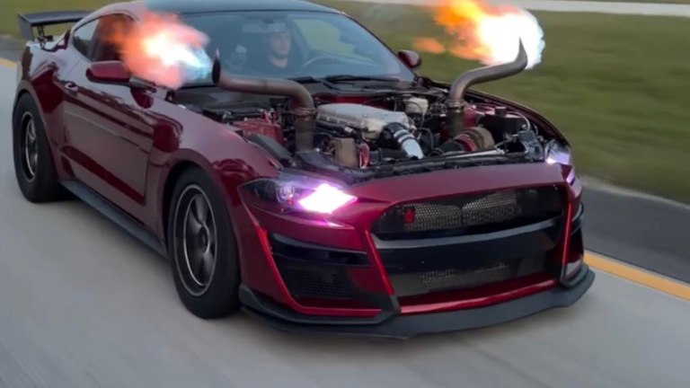 This 1,000-HP twin-turbo Ford Mustang turns its engine bay into a ...