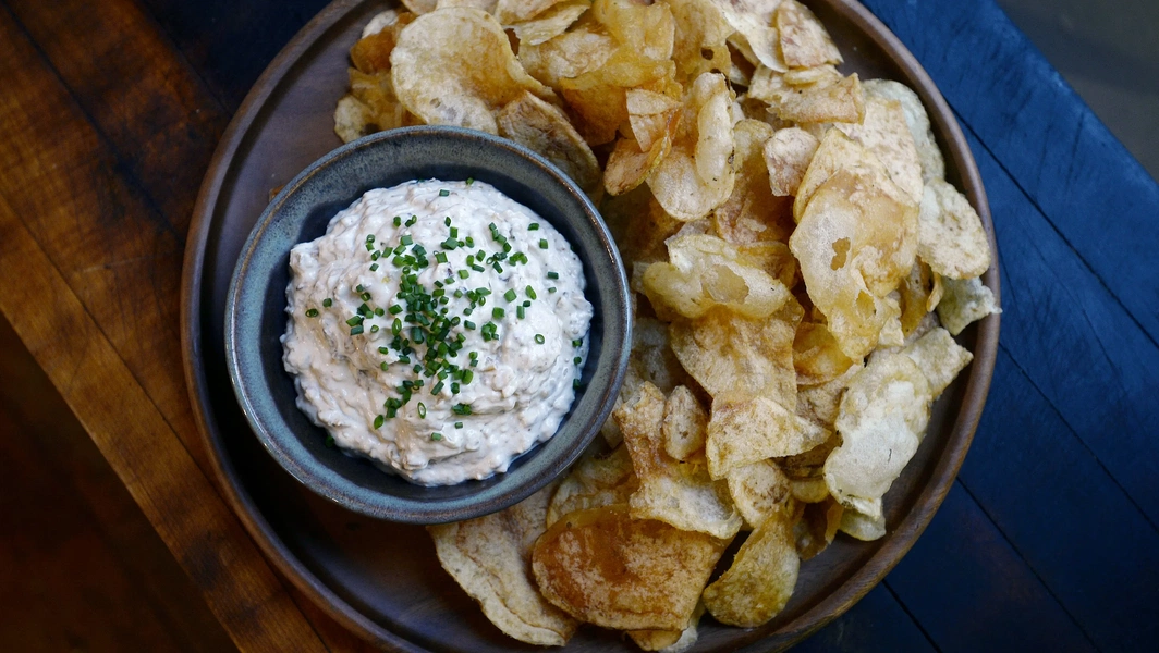 Creative onion dip recipes and flavor variations