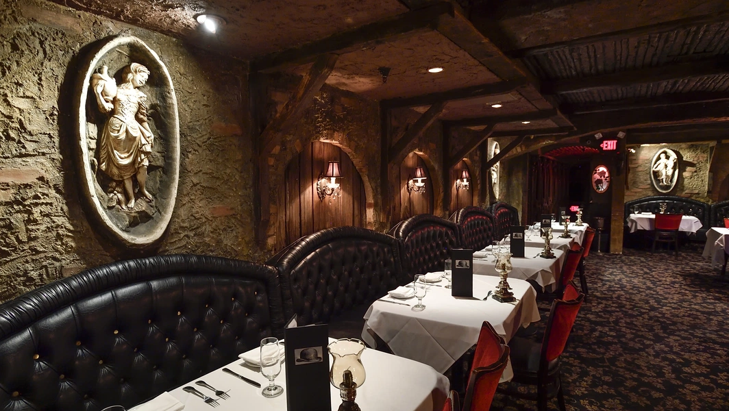 5 uniquely themed restaurants across America