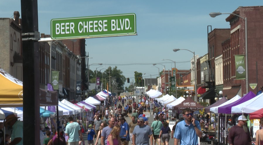 Annual beer cheese festival draws crowds to Winchester