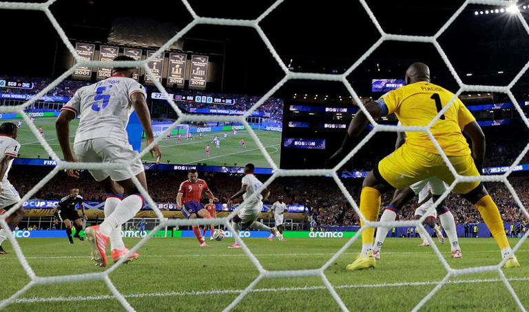 Soccer - Scotland hang on for first World Cup win since 1990 with 1-0 ...