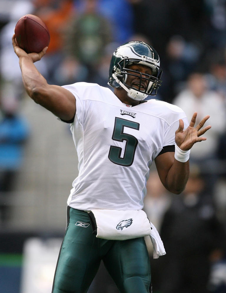 Donovan McNabb Jr. makes Division I college football commitment