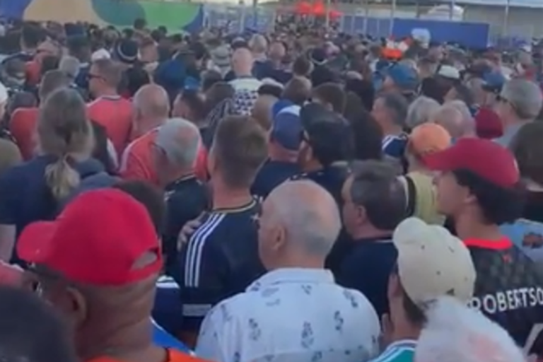 Scotland fans boo as huge crowds stuck outside stadium ahead of Haiti game