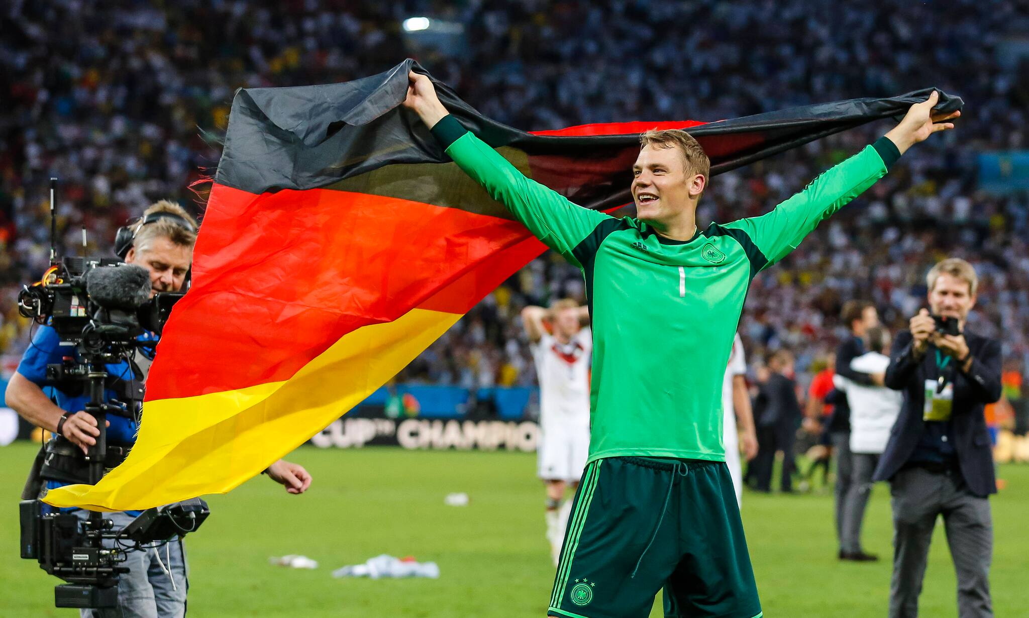 Scheichs, ein umgekehrtes Wembley-Tor und die Krönung: Neuers prägende ...